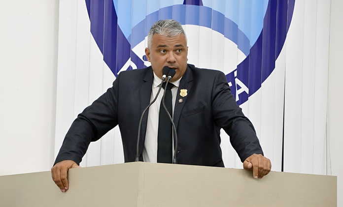 Gil Dantas cobra pagamento do piso salarial para profissionais de enfermagem | De Olho Em Gravatá